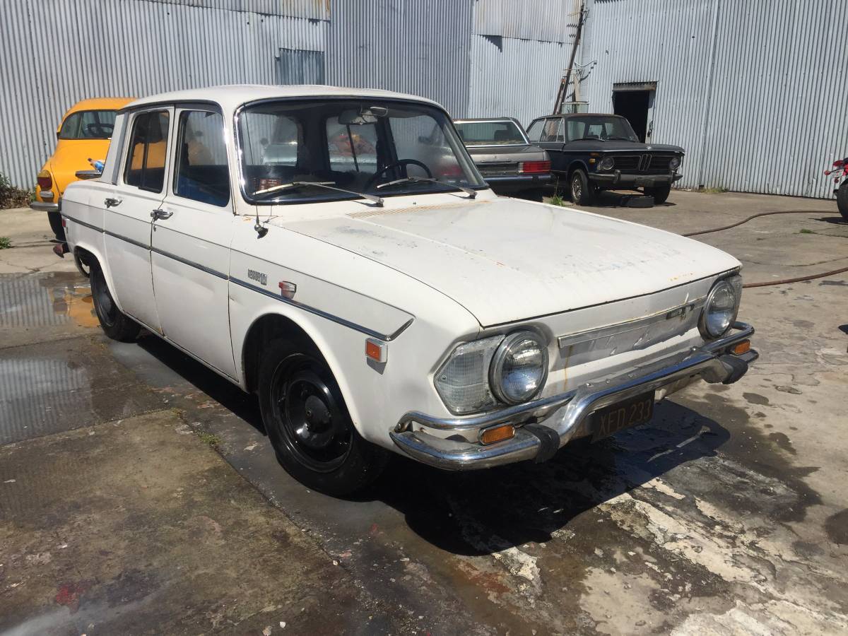 City Survivor – 1971 Renault 10 | Rusty But Trusty